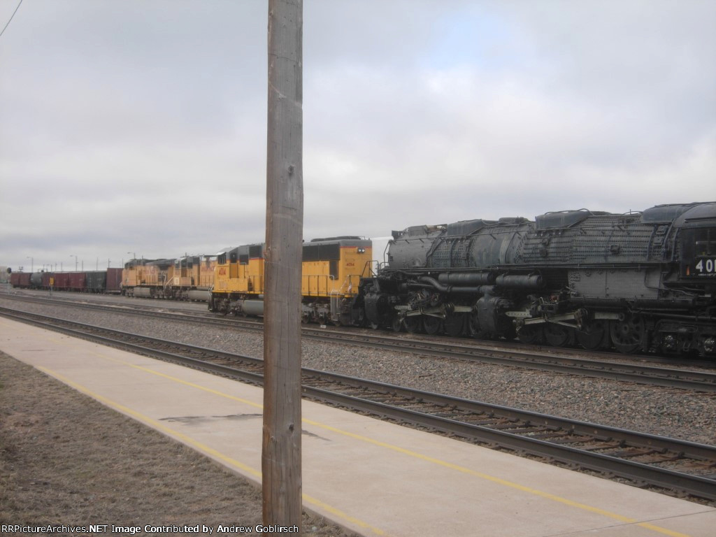 UP 6452, 4624, & 2 4014s